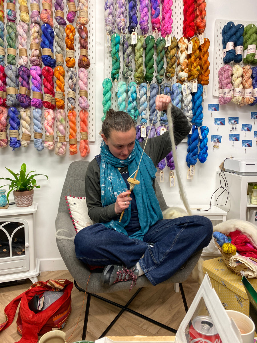 Learn to Spin on Drop Spindle Workshop – Sealy MacWheely